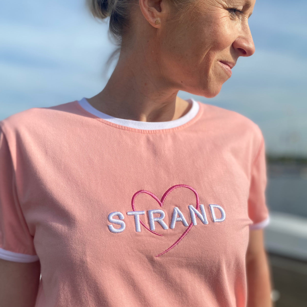Herzlein® T-Shirt "Strand" in Apricot – Herzlein Fashion